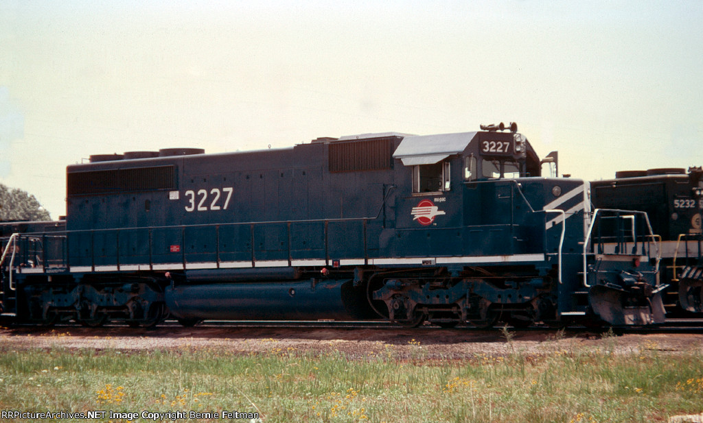 Missouri Pacific SD40-2 #3227 in Sheffield Yard